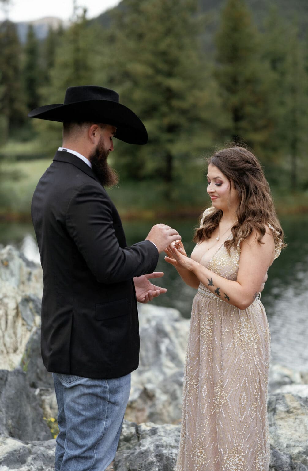 Officers Gulch Elopement near Copper Mountain - Cara Eliz Photo
